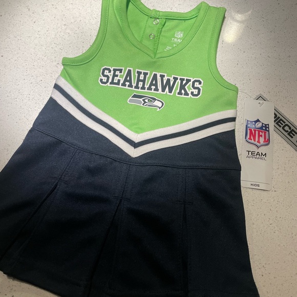 NFL | Matching Sets | Brand New Seahawks Cheerleading Uniform 2 Months ...